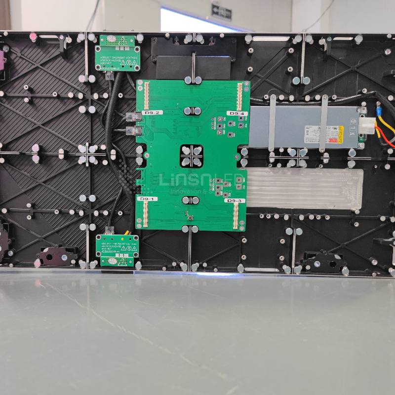 MA640 Series Frontal Service LED Screen - LEDINCLOUD